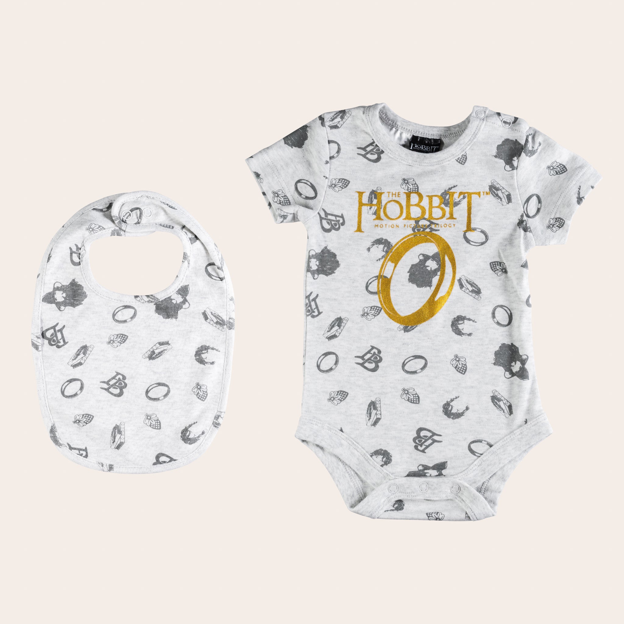 The Hobbit™ Infant Gift Set – Onesie and Bib – Hobbiton™ Movie Set