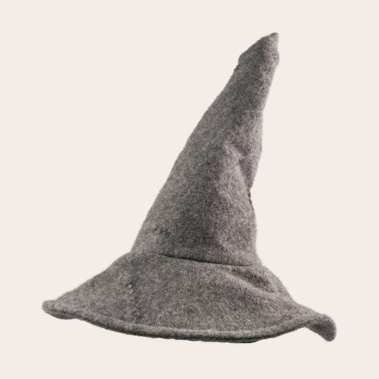 Gandalf the Grey™ Wizard Hat – Hobbiton™ Movie Set