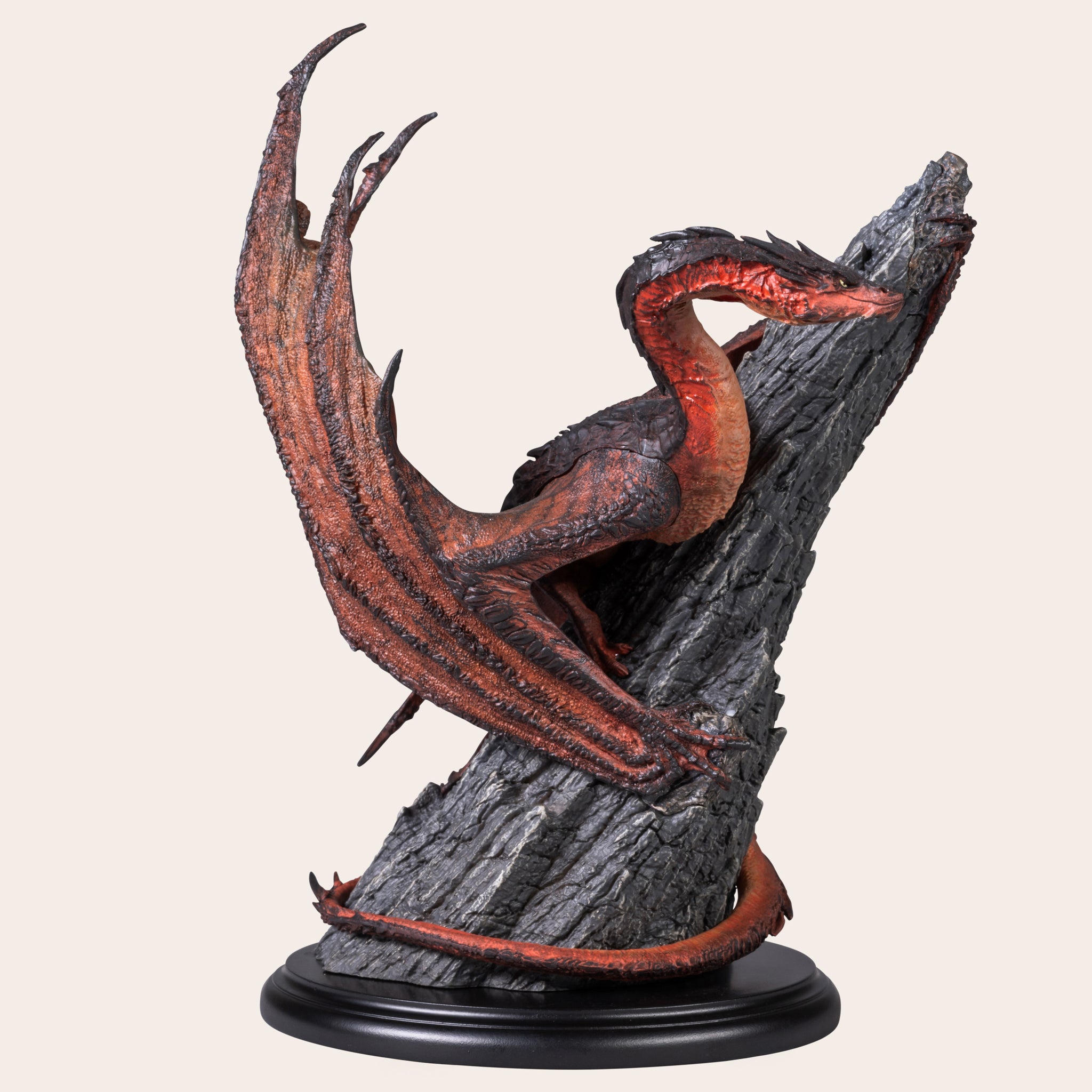 Smaug™ The Magnificent Miniature Statue – Hobbiton™ Movie Set