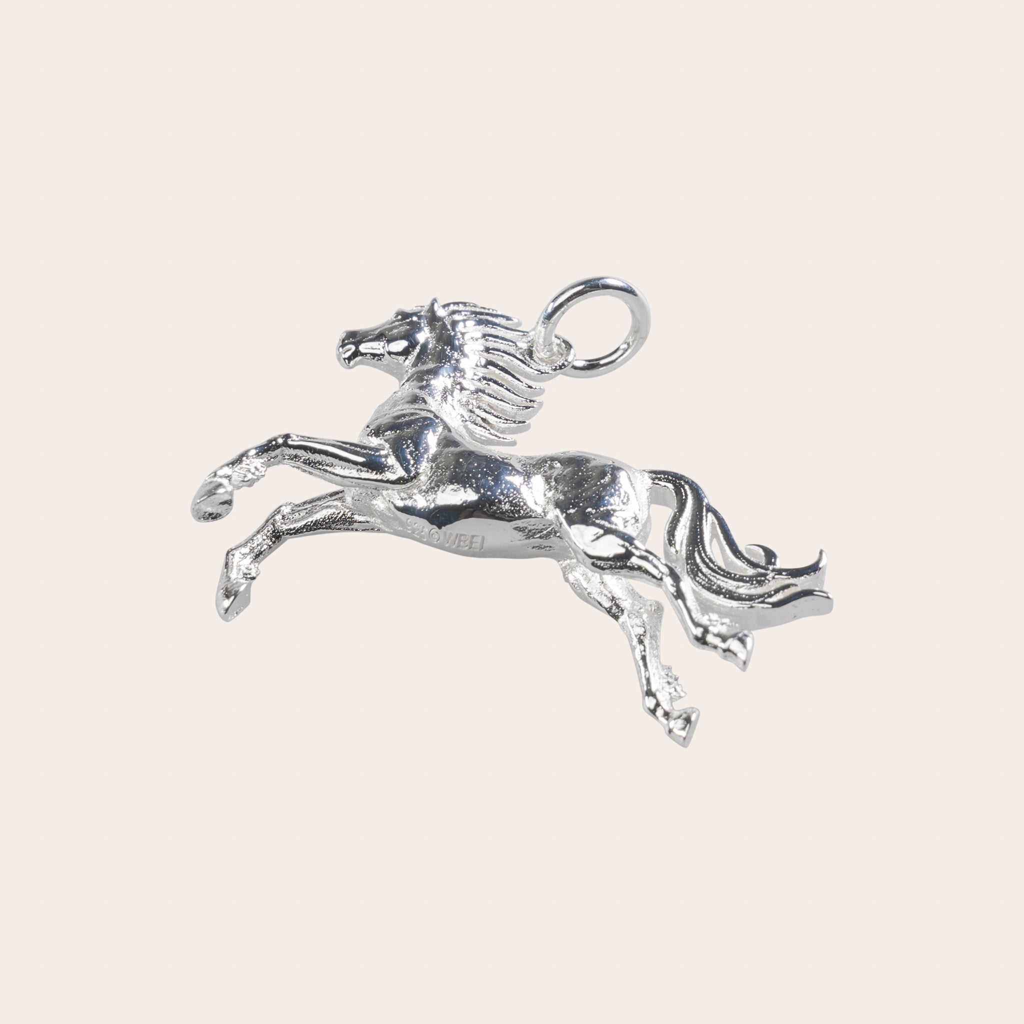 Rohan™ Horse Pendant Sterling Silver – Hobbiton™ Movie Set