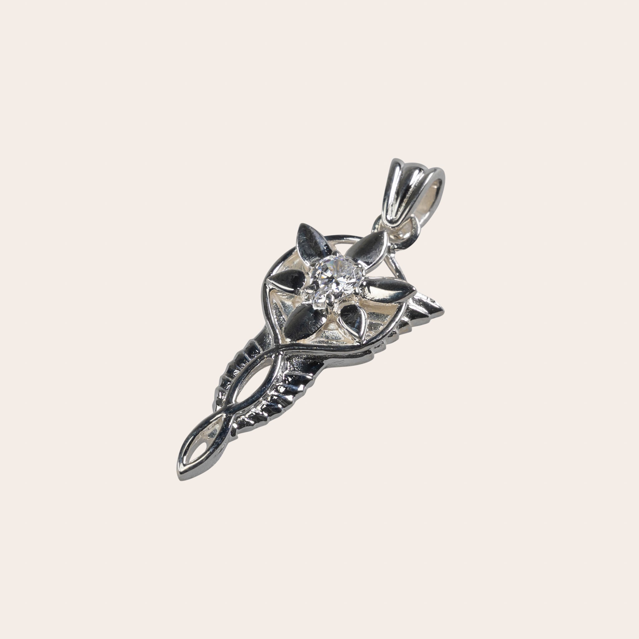 Arwen Evenstar™ Pendant Sterling Silver – Hobbiton™ Movie Set